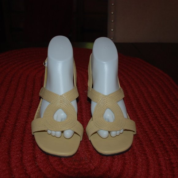 Vallety Lane | Shoes | New Valley Lane Sandal | Poshmark